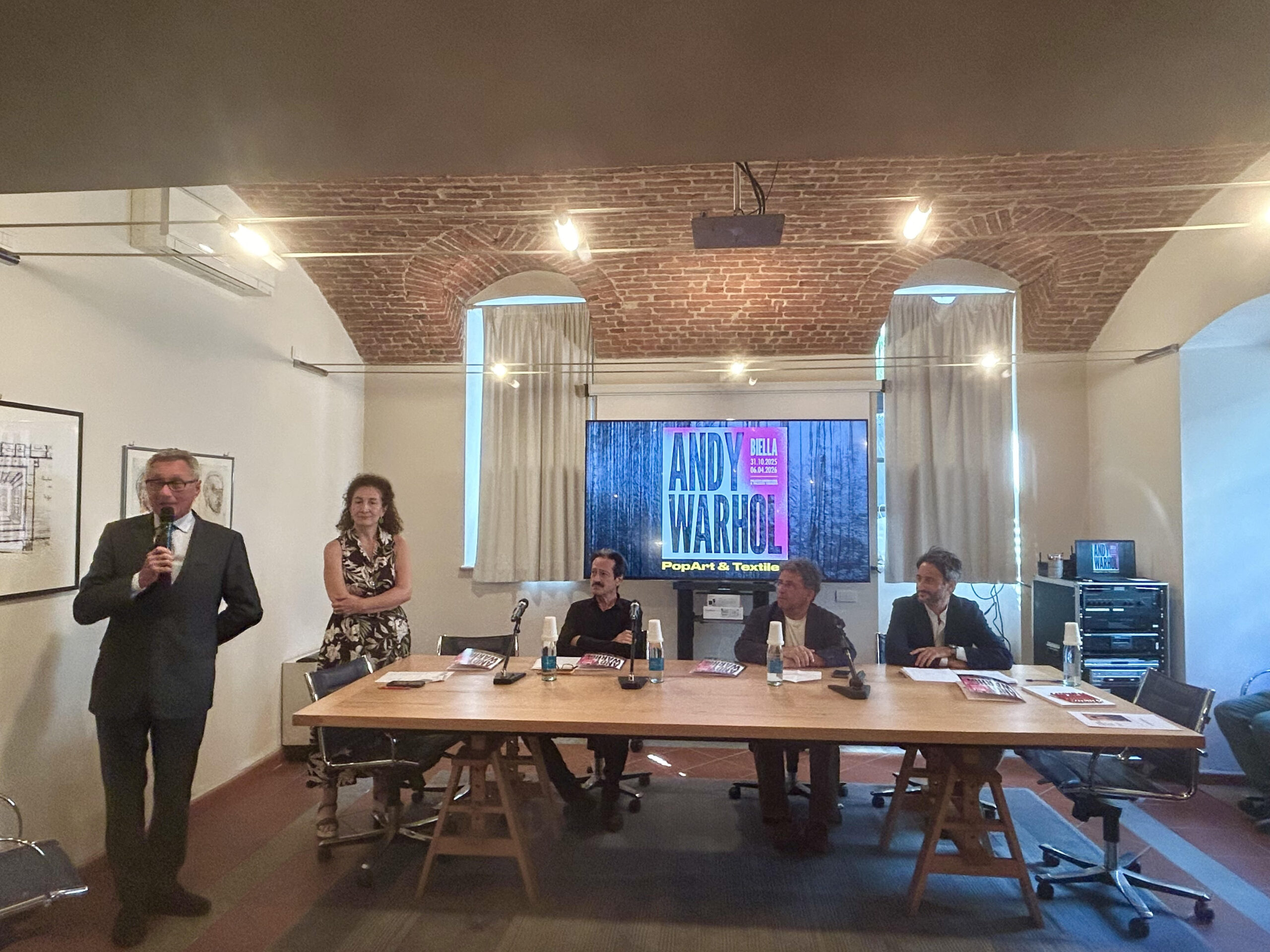 Andy Warhol inedito. A Biella l’artista-designer che ha inventato il ...